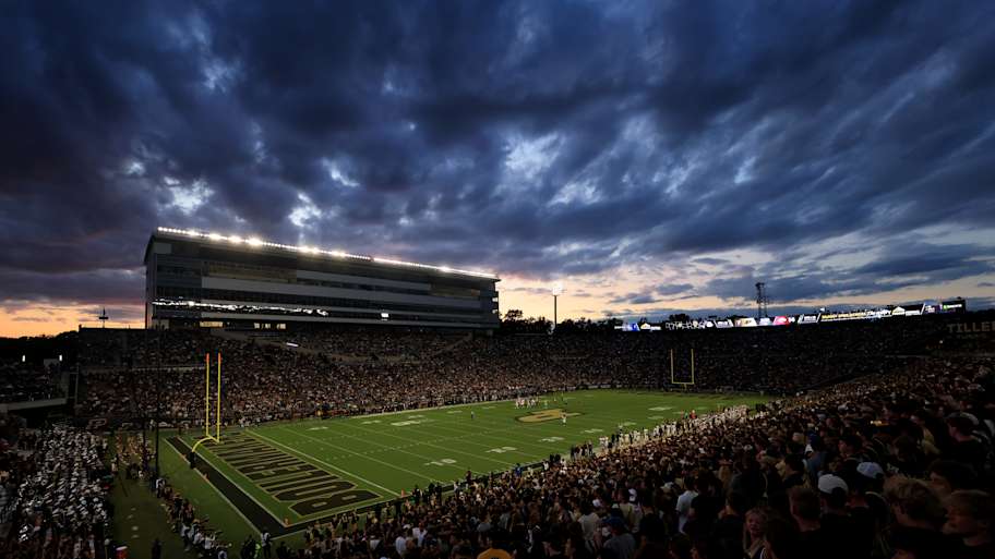 Lightning delay gives chance to showcase this aspect within USC program