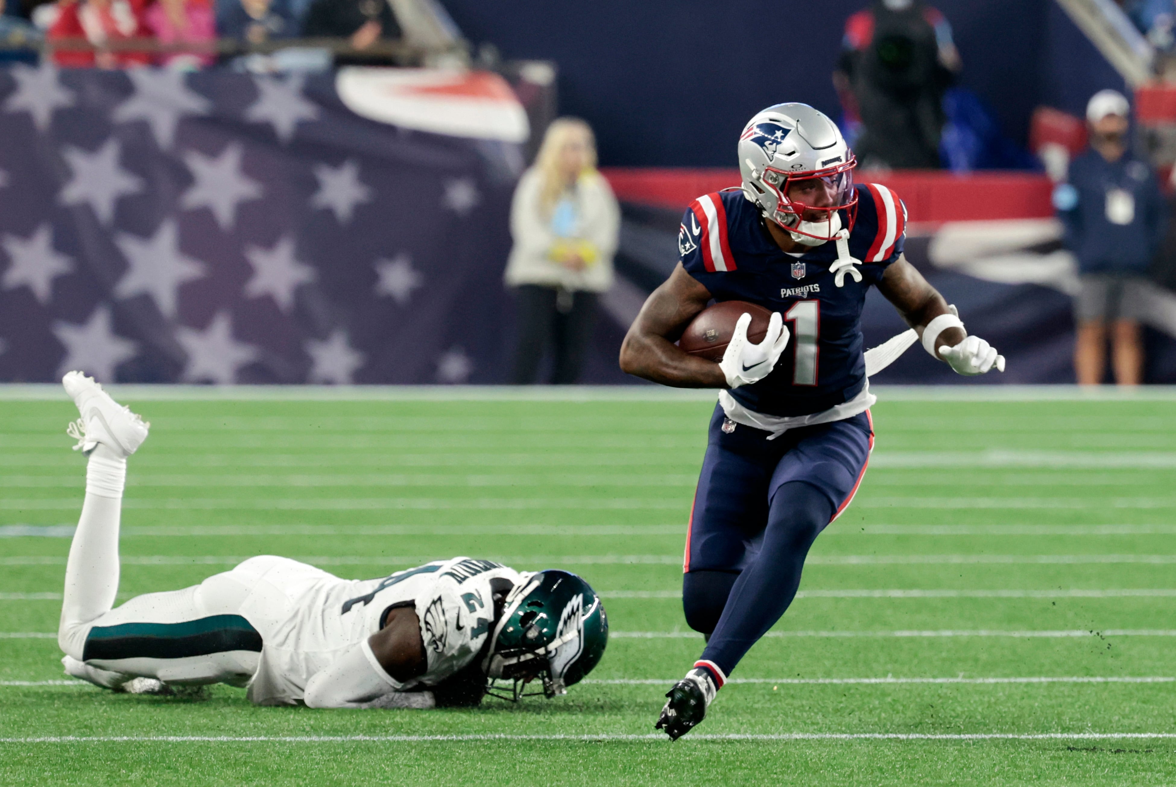 Patriots trade 2nd-year WR Ja’Lynn Polk to Saints, elevate two players ...