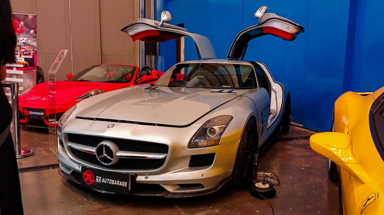 The Mercedes SLS AMG Owes Its Existence Partially To A Dodge Viper
