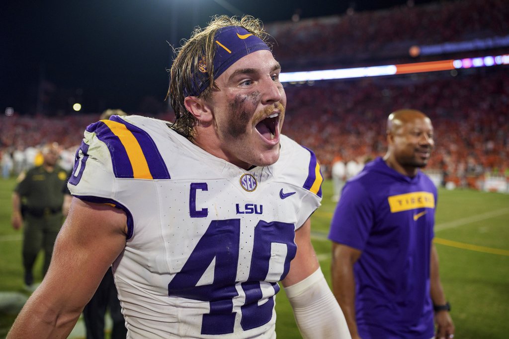 LSU star linebacker Whit Weeks ejected against Florida for targeting in ...