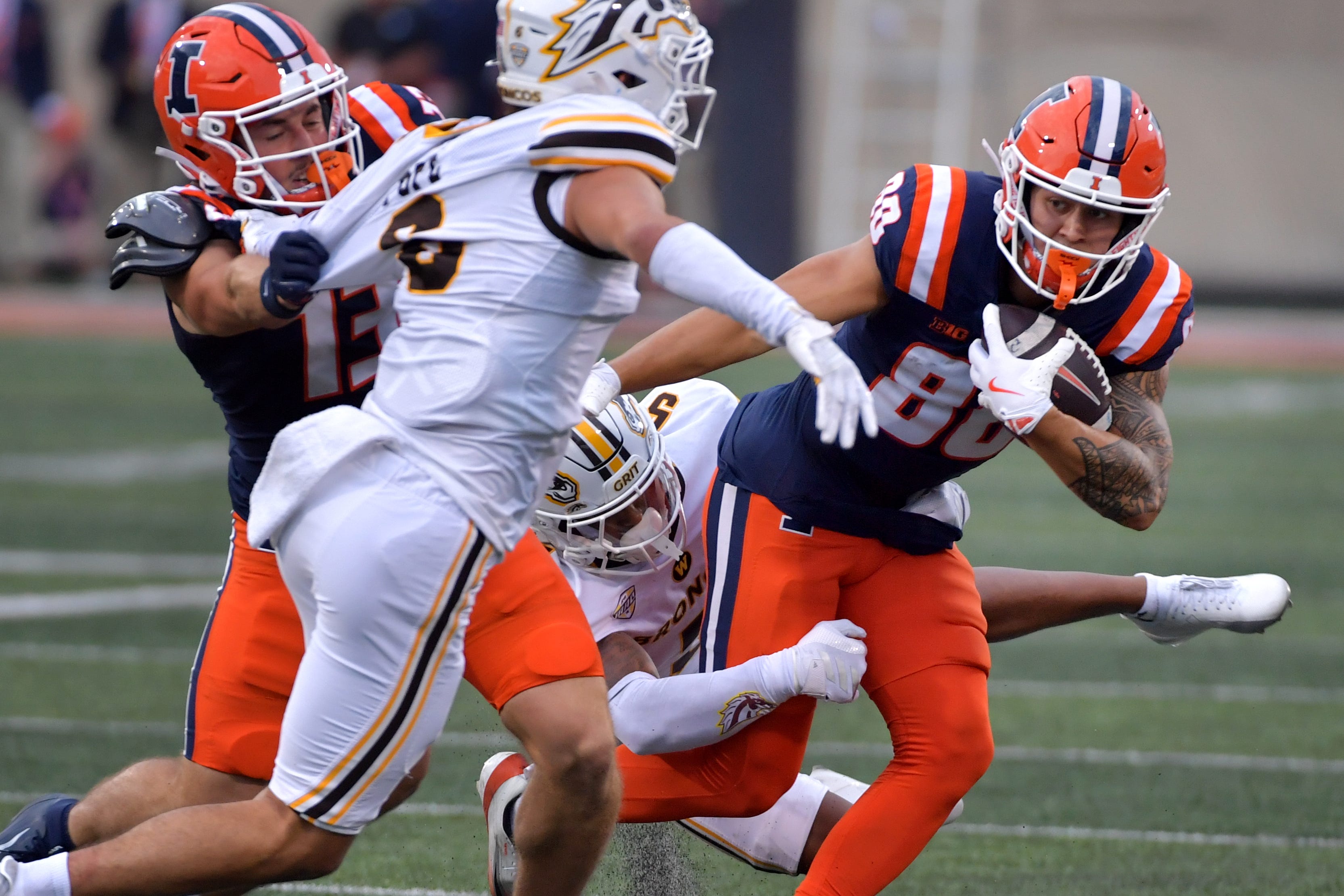 Illinois football vs. Western Michigan live updates: Illini leads ...