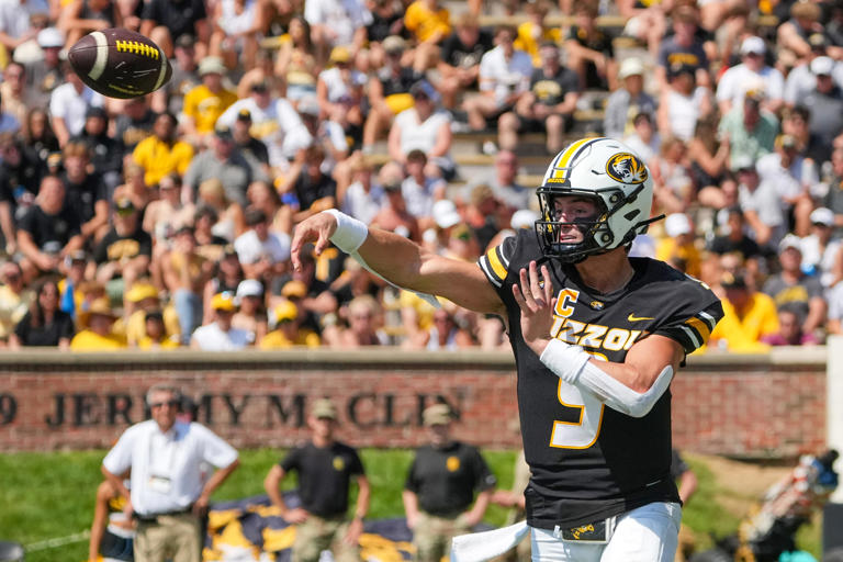 Missouri football pounds way to SEC win over South Carolina: Score ...