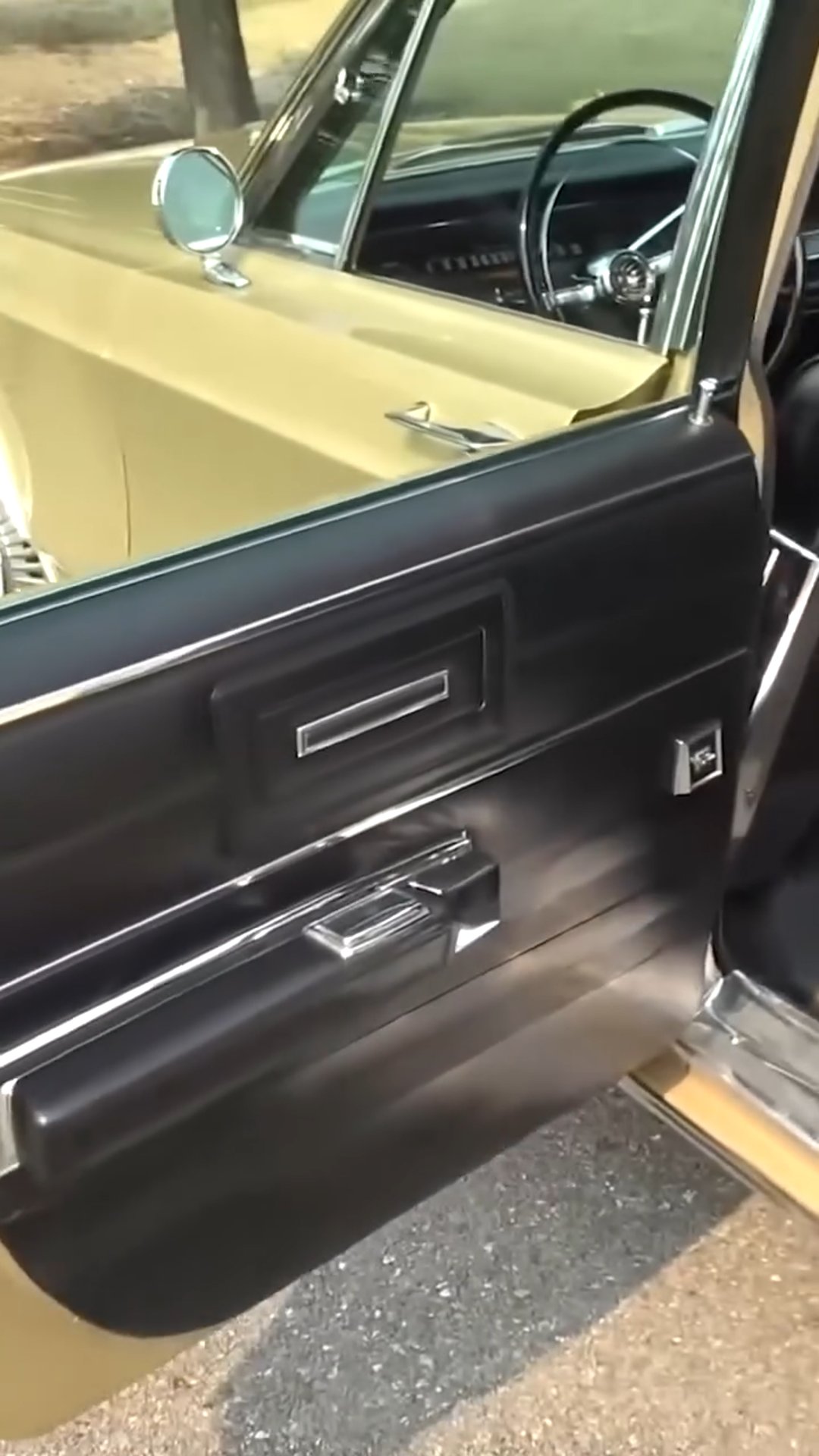Crowd Favorite: 1967 Chrysler Wagon