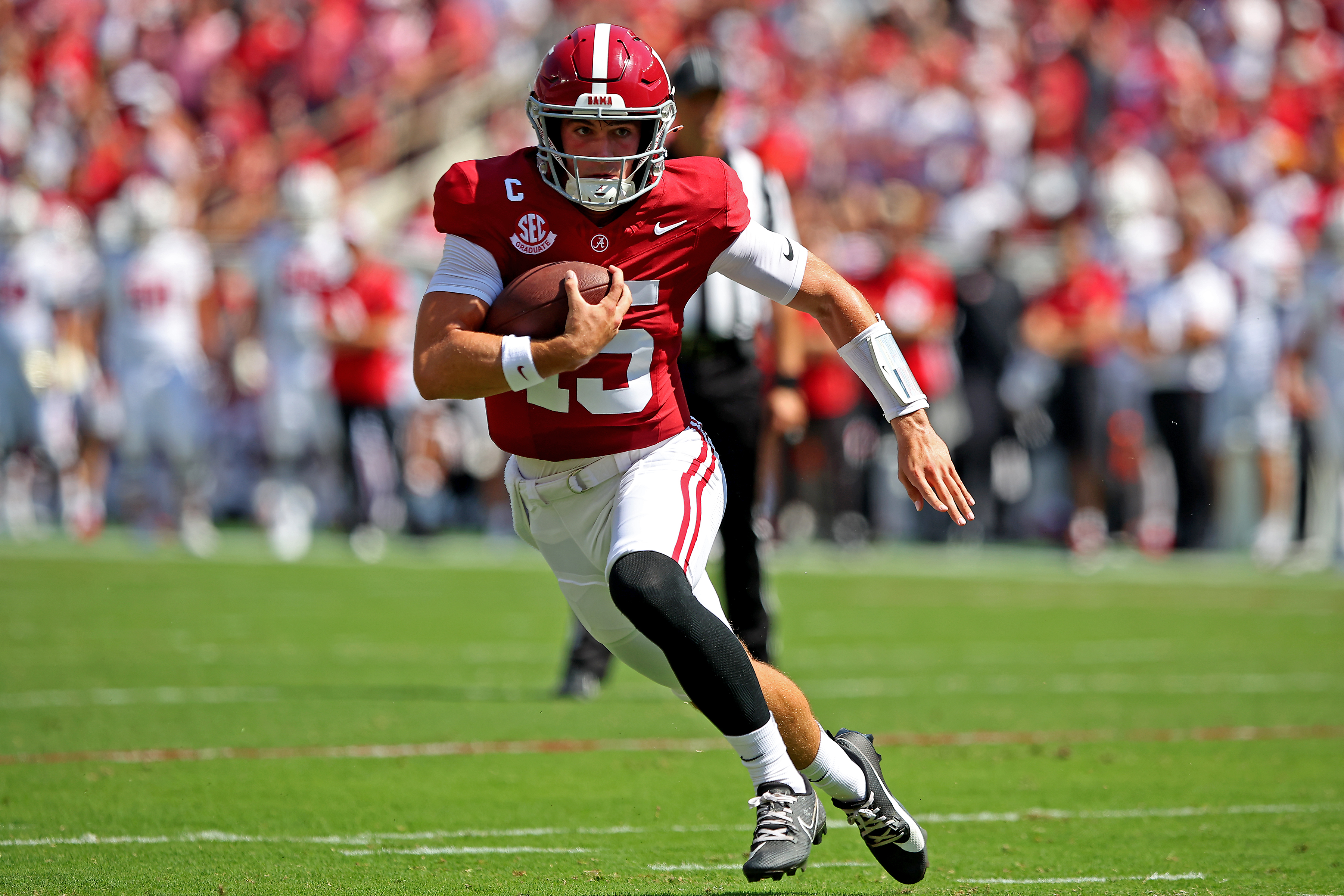 Alabama passes latest test, throttles Wisconsin as Ty Simpson comes up big