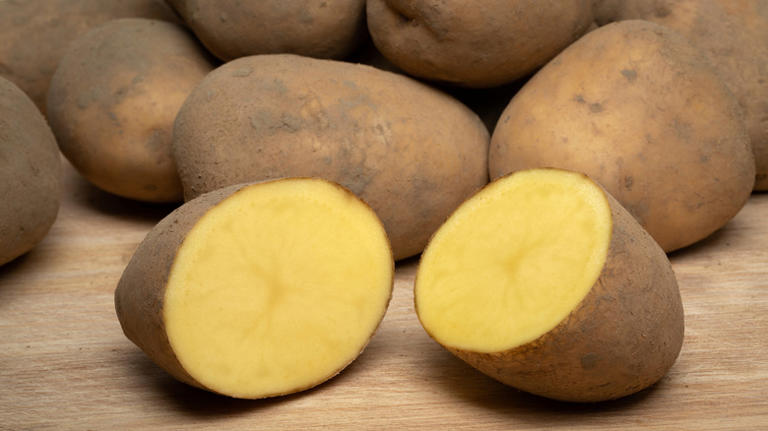 9 Best Potato Varieties To Maximize Your Vertical Garden Harvest