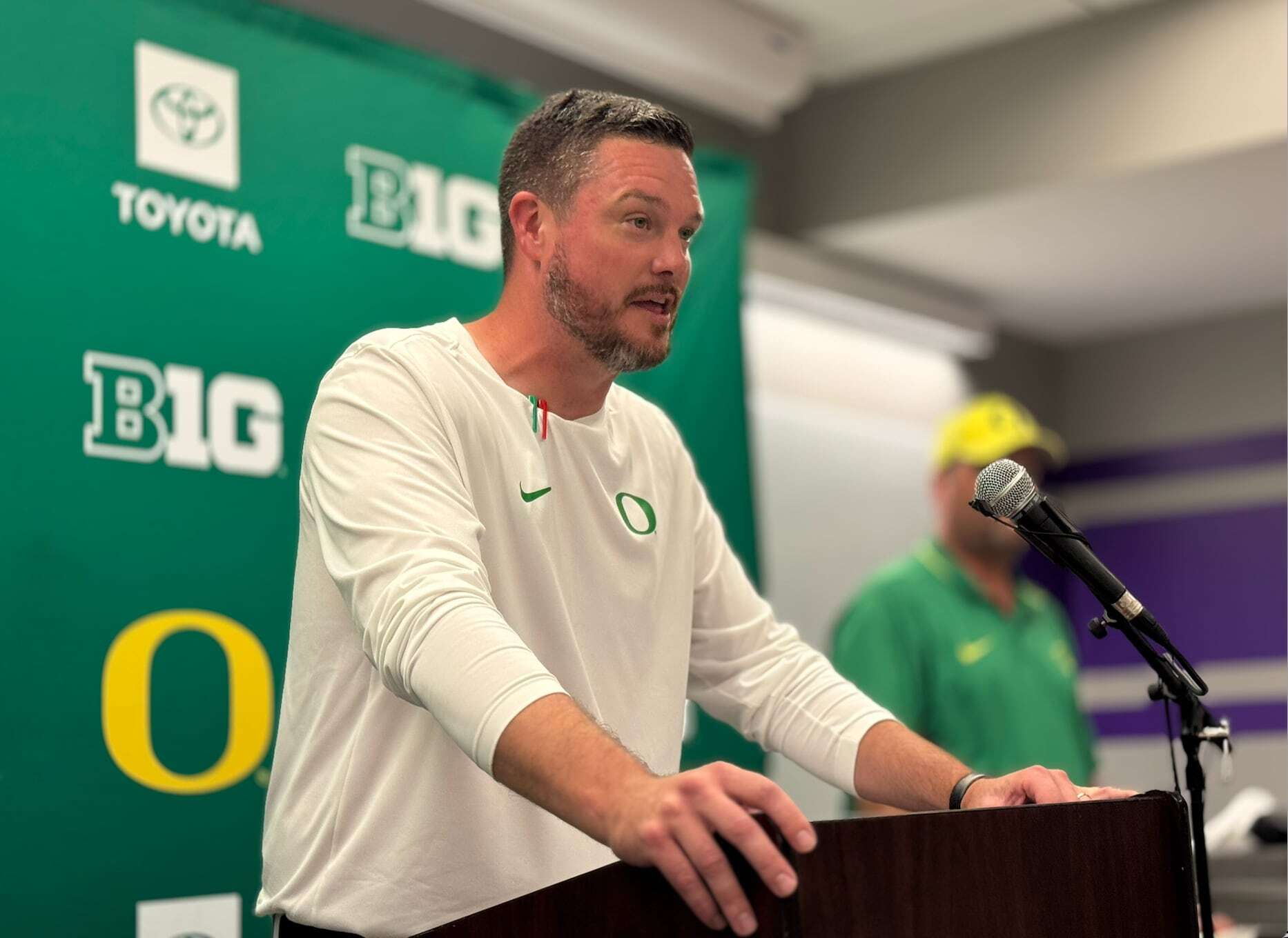 Oregon coach Dan Lanning addresses Charlie Kirk, gun violence following ...