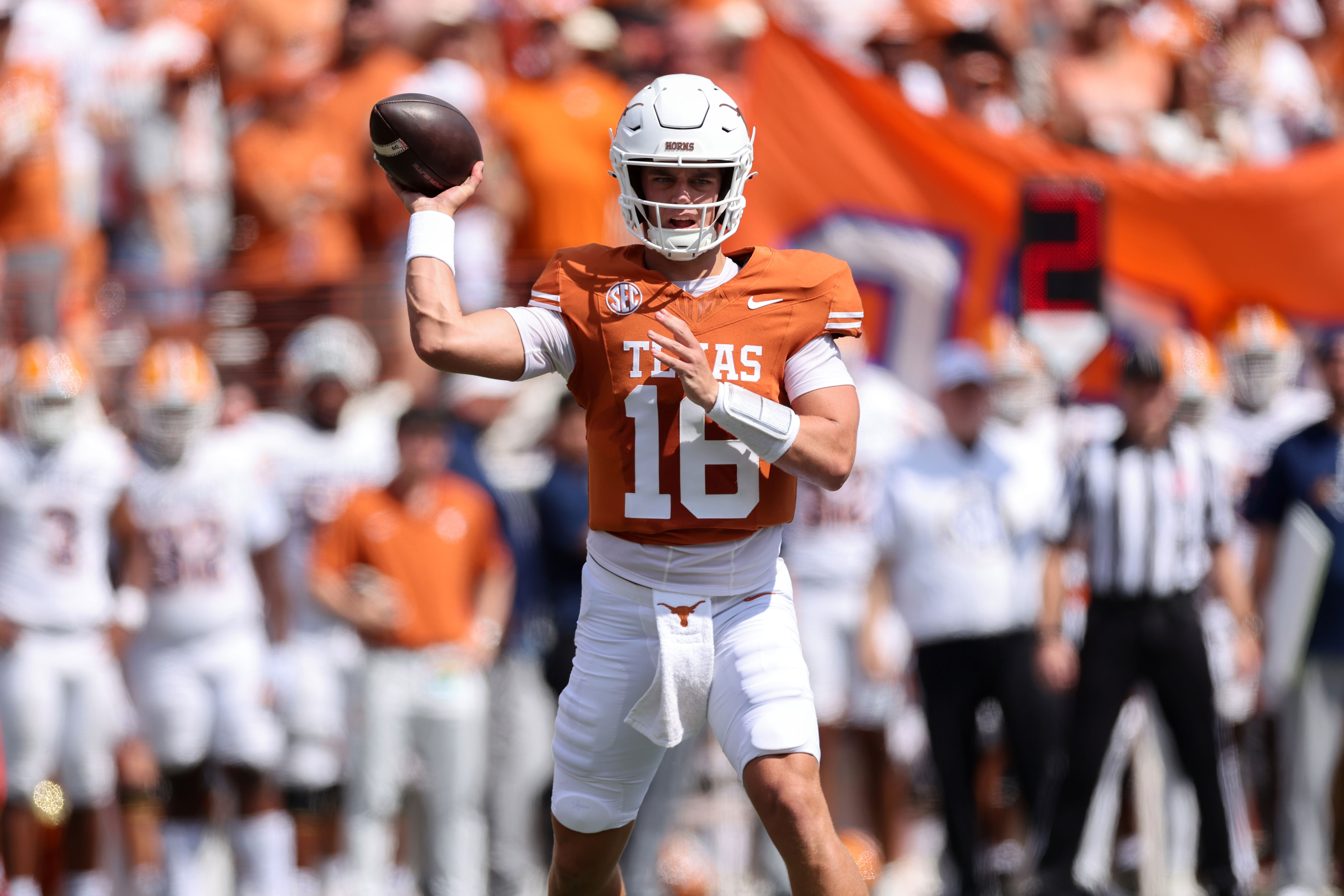 Boos and bad throws: After another ugly outing, Arch Manning needs to ...