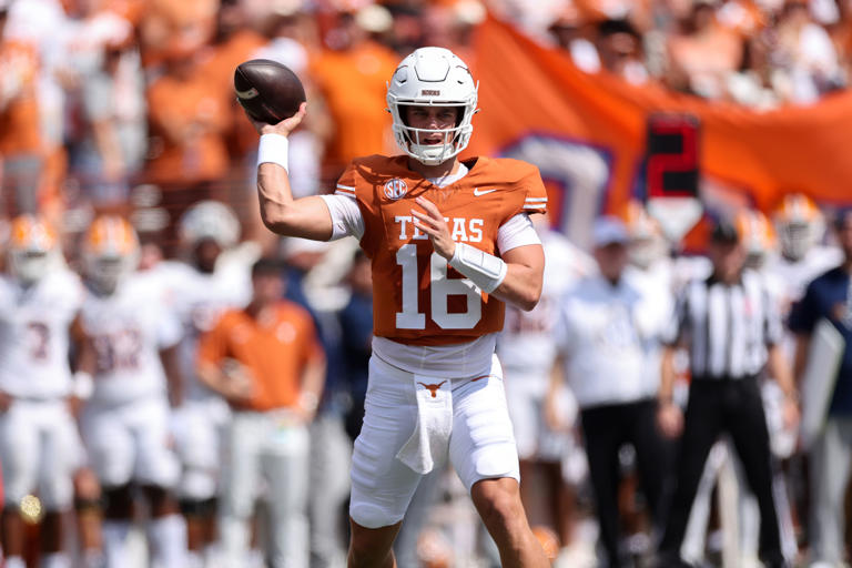 Boos and bad throws: After another ugly outing, Arch Manning needs to ...