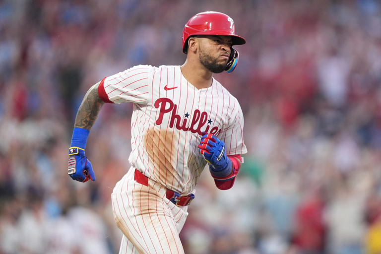 Phillies' Rob Thomson Announces Edmundo Sosa News After Leaving Royals Game