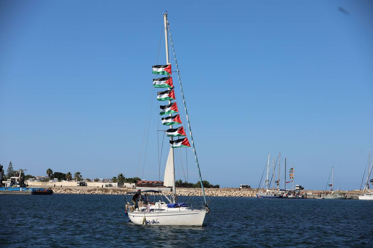 Flotilha humanitária adiou para hoje partida de Tunes para Gaza