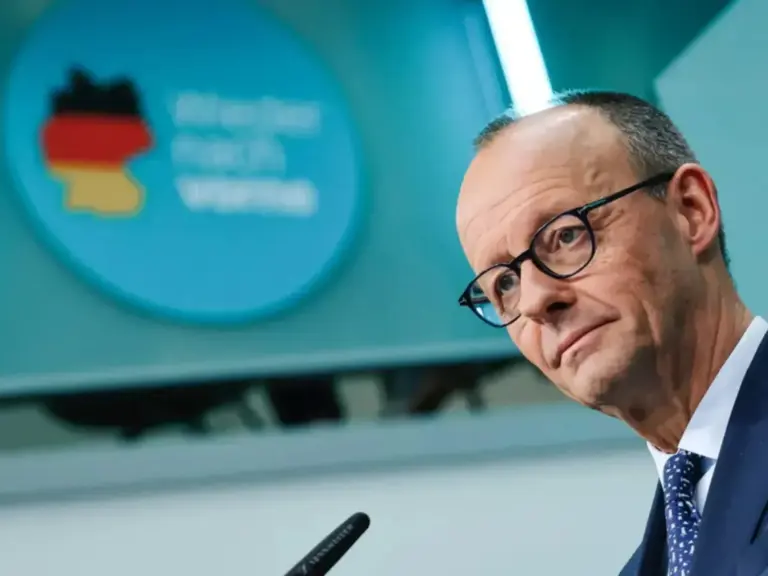 Volby v Severním Porýní-Vestfálsku vyhrála CDU, AfD svůj zisk ztrojnásobila