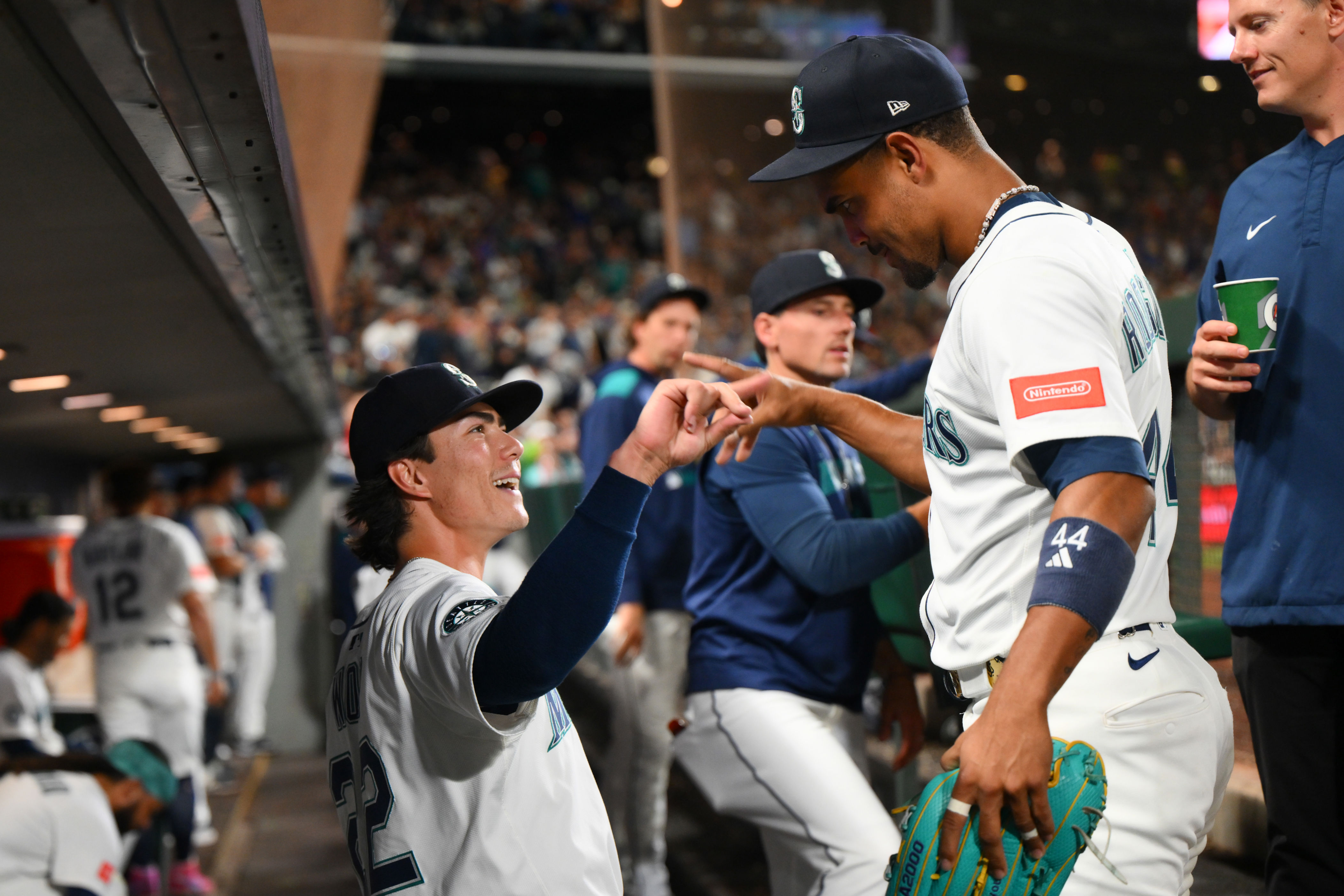 Seattle Mariners official ALDS roster omits Bryan Woo, includes Ben ...