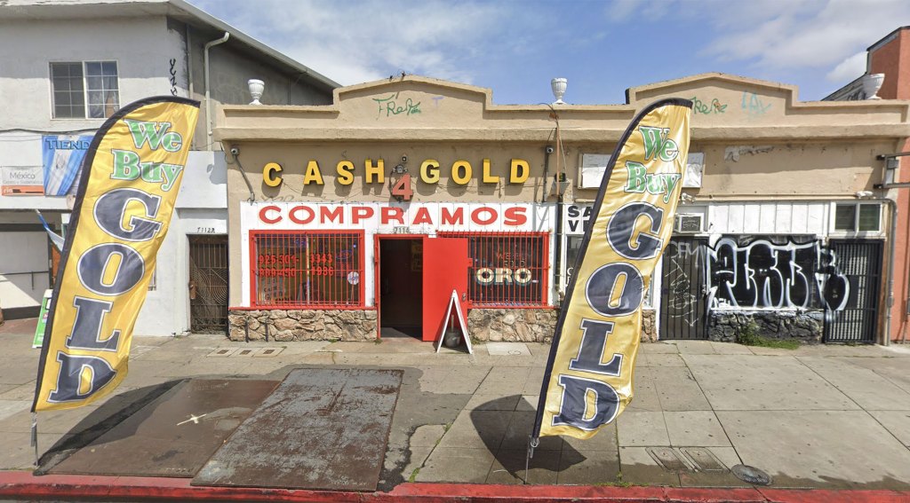 Pawn shop workers in Oakland turn tables on suspects; 2 dead, others ...