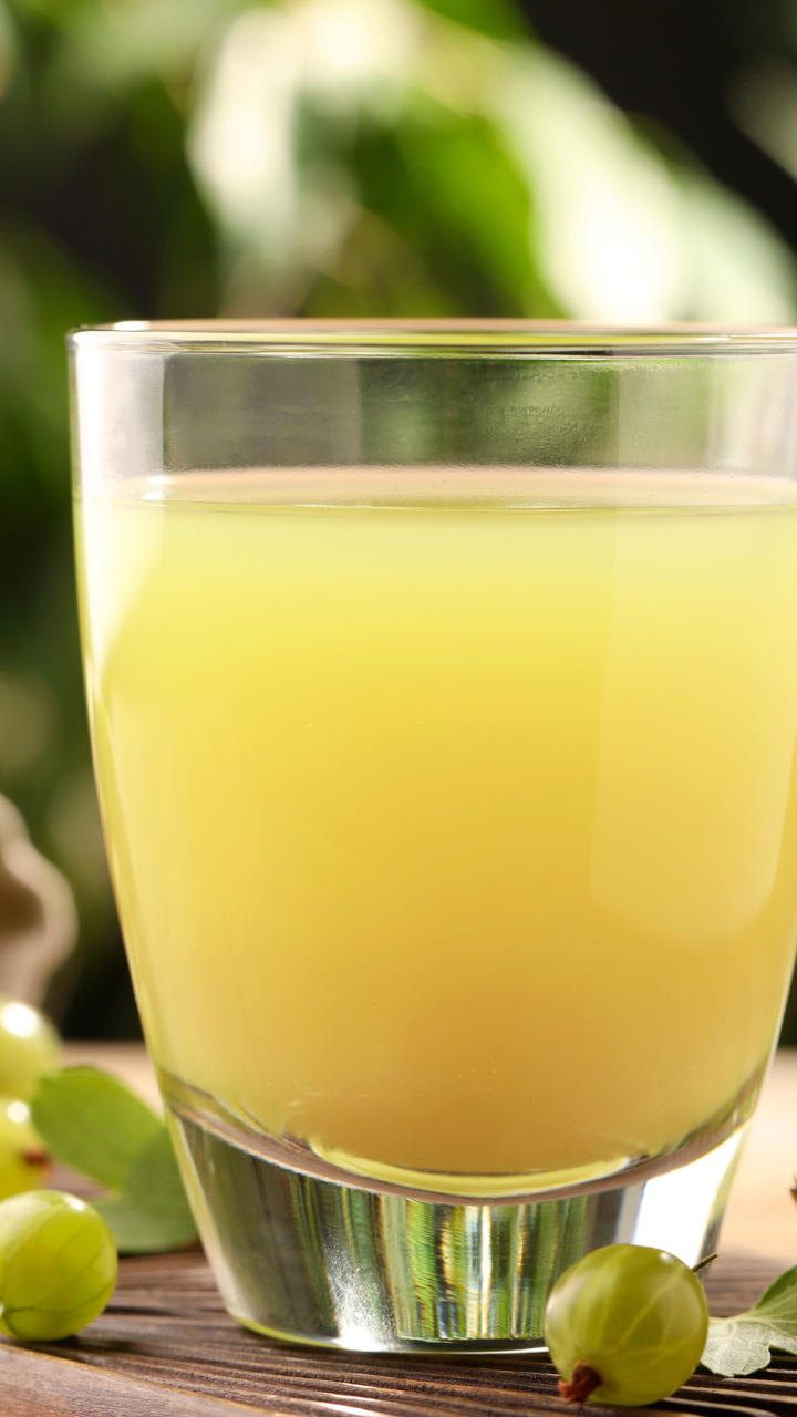5 things to mix in Amla juice for amazing hair growth