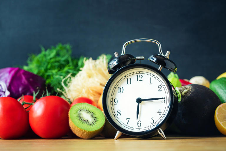 How often should you eat? What experts say about meal times and health