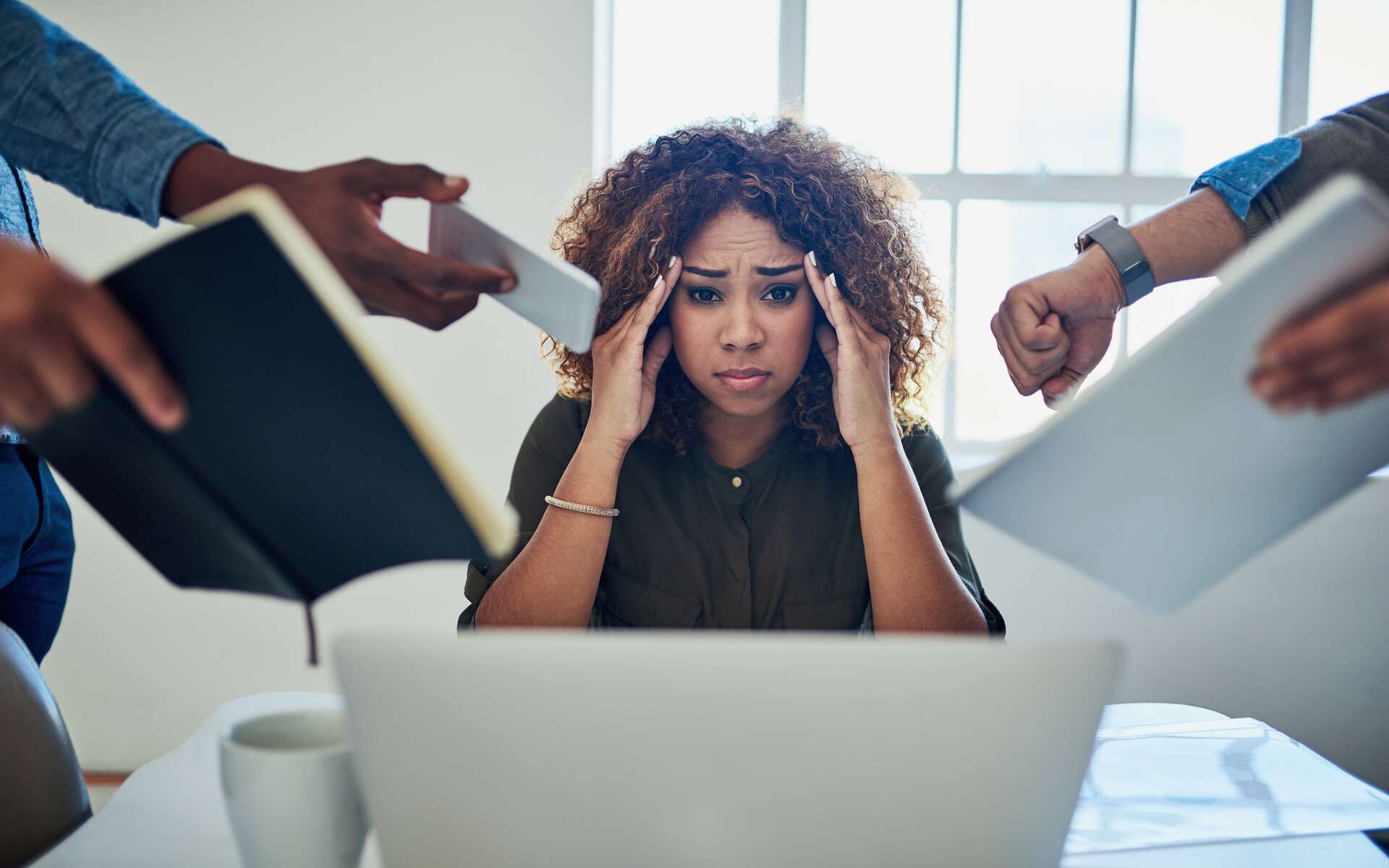 Burn-out : 3 symptômes alarmants envoyés par votre corps à ne pas négliger