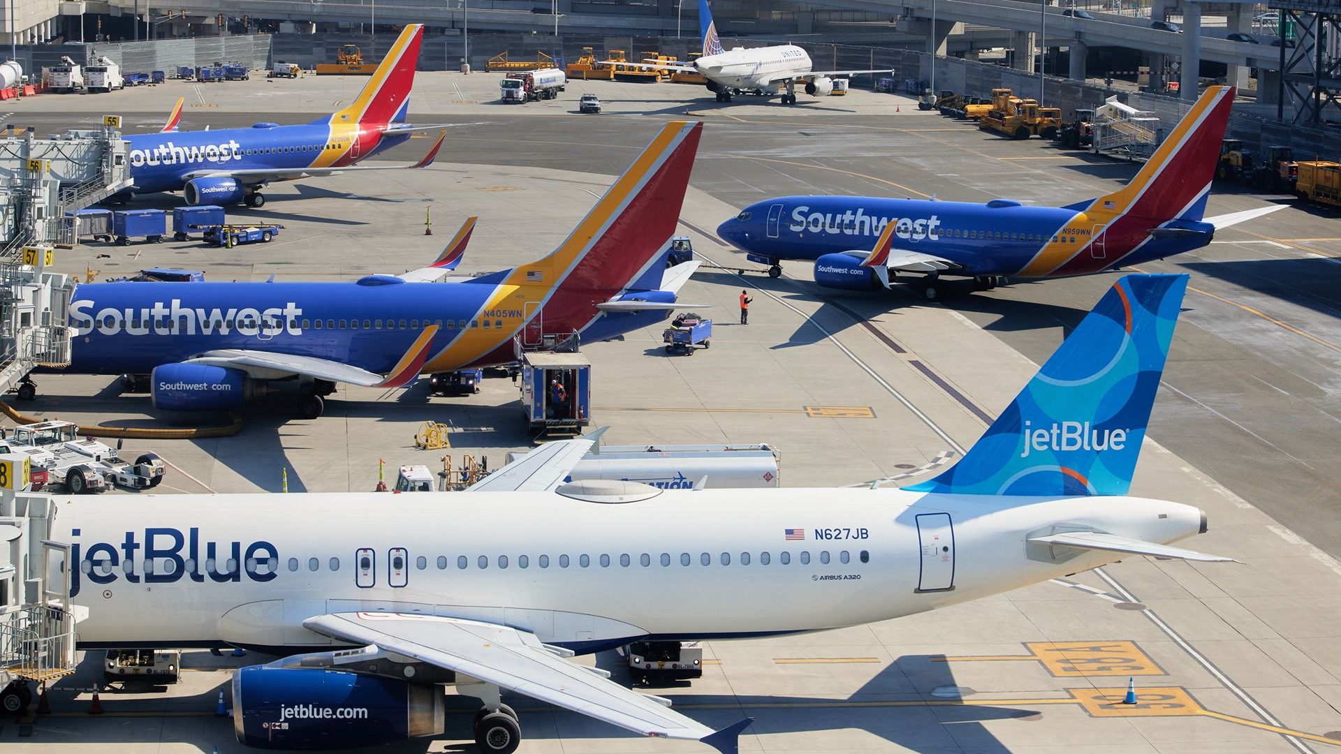 Southwest Airlines Vs. JetBlue: How Do These Hybrid Carriers Compare On ...