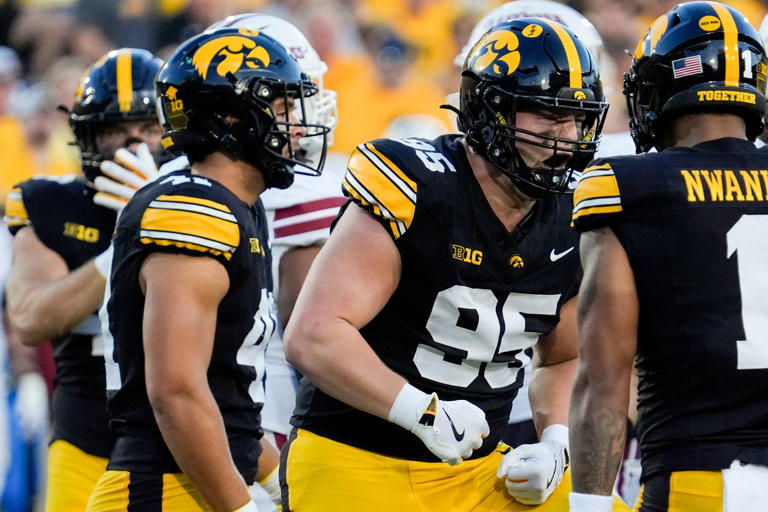 Iowa football report card vs. UMass: Grading the Hawkeyes' Week 3 win