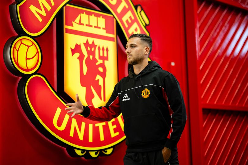 Man United drop early Manchester derby team news hint as Diogo Dalot ...
