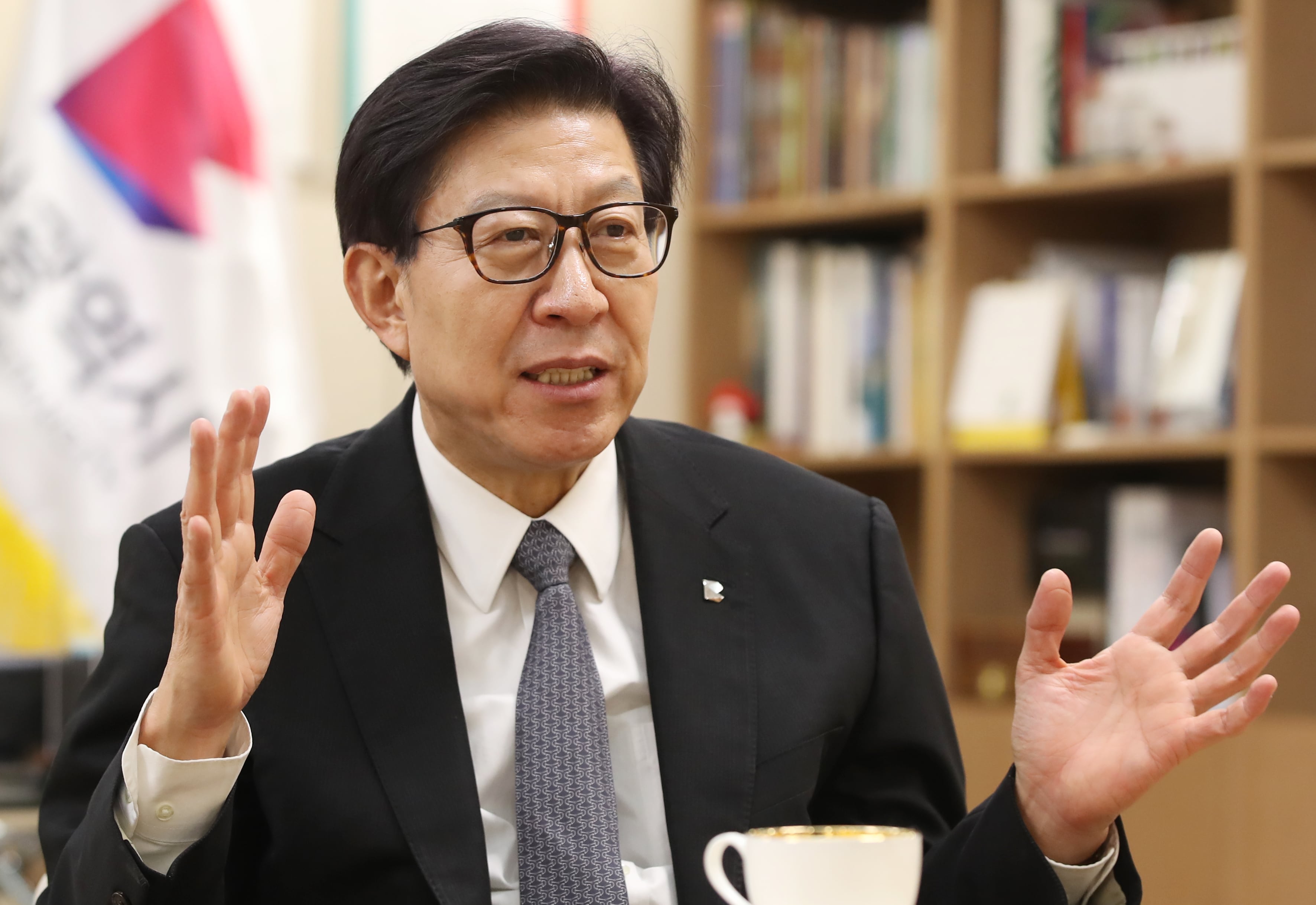 Busan Mayor Park denies Democratic Party's martial law collusion claims