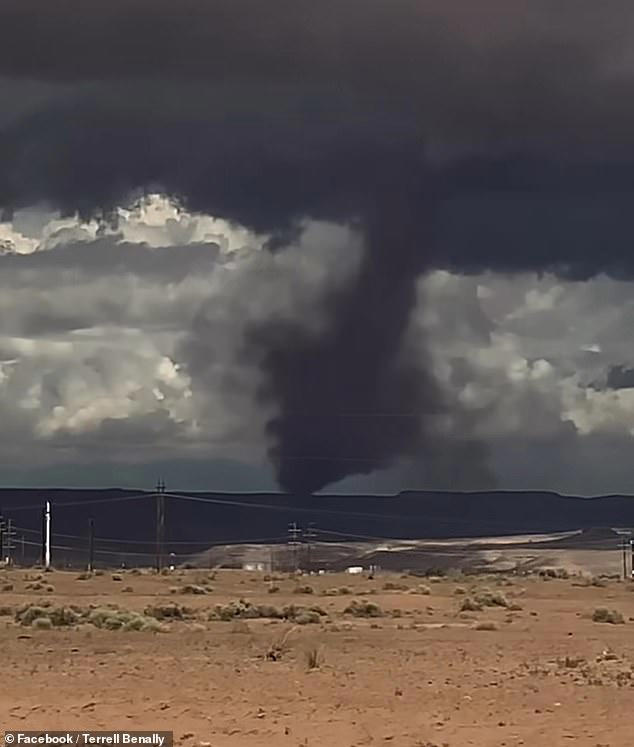 Terrifying tornado seen tearing through dessert in Utah, causing ...