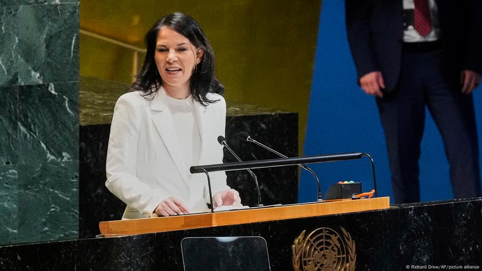 Ukraine updates: Could UN peacekeepers safeguard ceasefire?