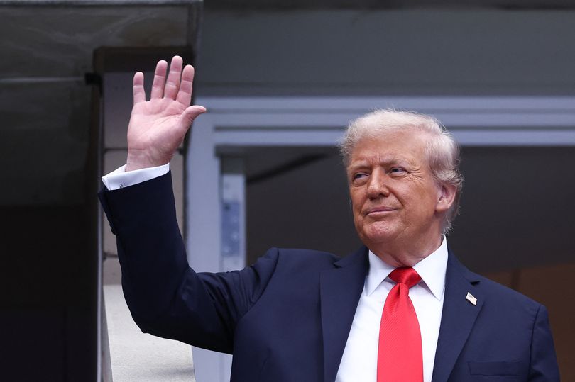 Donald Trump 'surrounded by knights' as tarot card reader predicts his ...