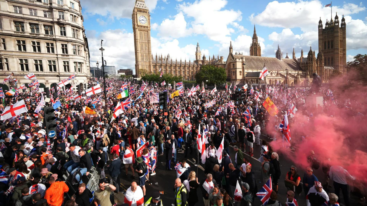 'Bottles, flares, projectiles' hurled: Far-right London rally draws ...