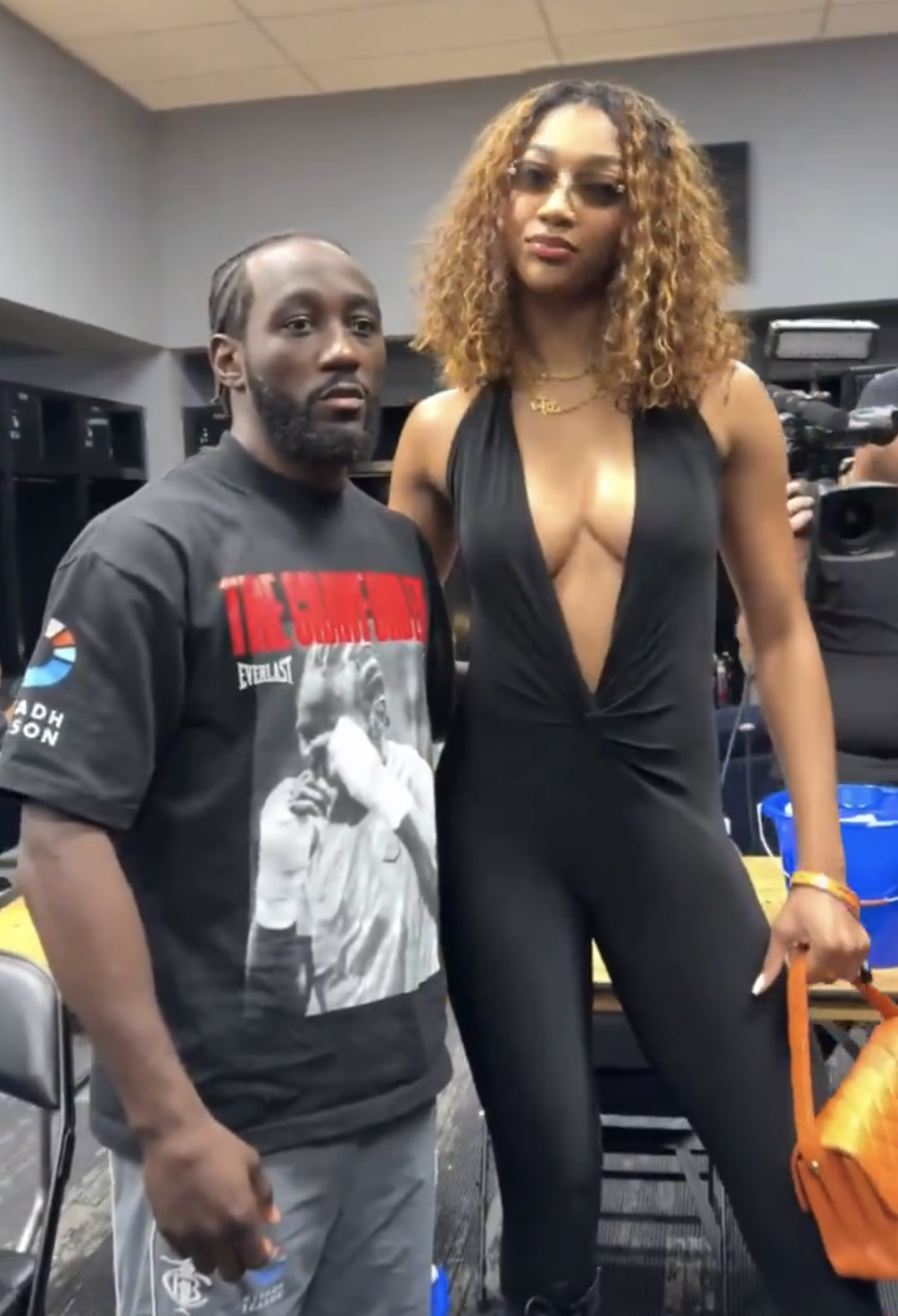 Angel Reese towers over Terence Crawford before Canelo Alvarez bout ...