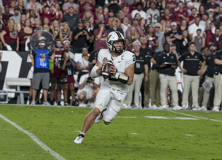 Vanderbilt knocks out Sellers, upsets No. 11 South Carolina to snap 16 ...