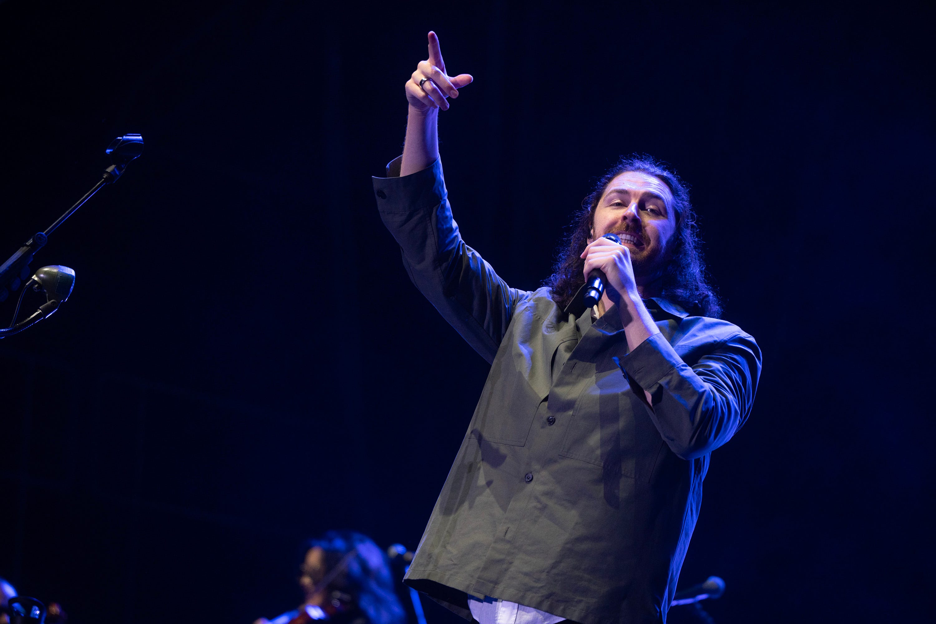 Every song Hozier played at the Unreal Unearth Tour concert in Phoenix