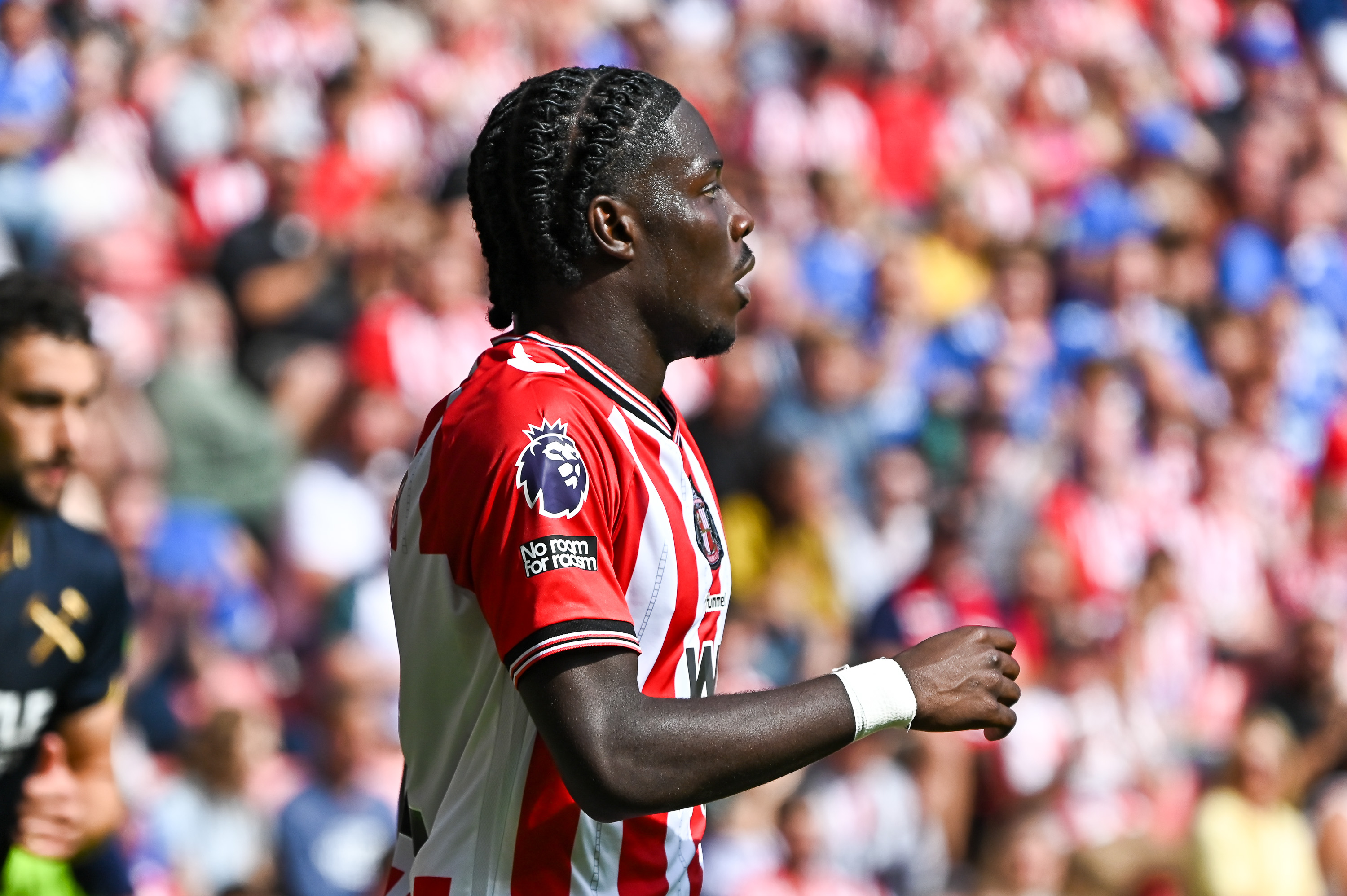 'You have to wait' – Eliezer Mayenda responds to Sunderland frustration ...
