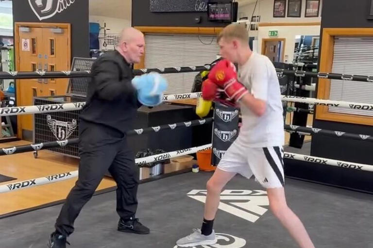 Ricky Hatton's heartbreaking final updates as legend trained with son ...