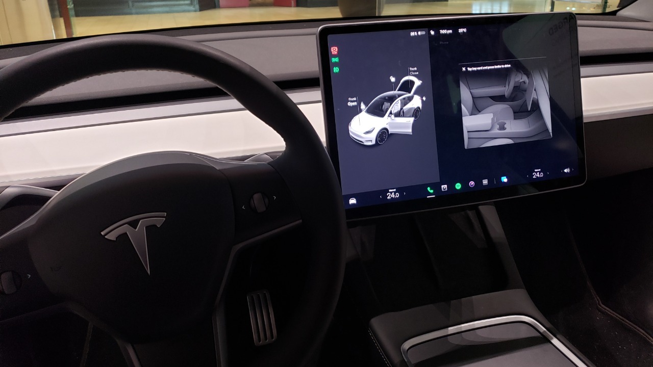 Tesla integrates Unreal Engine for ultra-realistic autopilot view