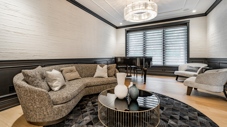 One-Of-A-Kind Paint Molding Ideas