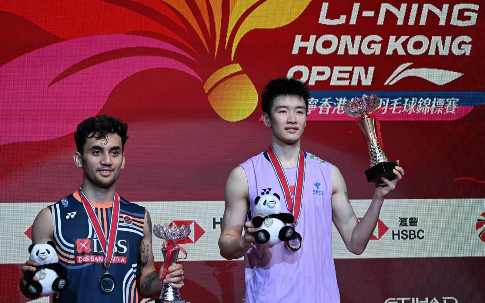 Badminton star Li leads all-China sweep at Hong Kong Open