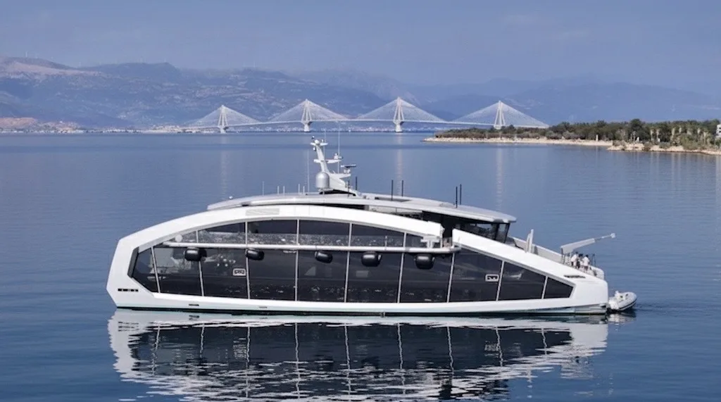Το φουτουριστικό MegaYacht «This Is It» μαγνήτισε τα βλέμματα στην ...