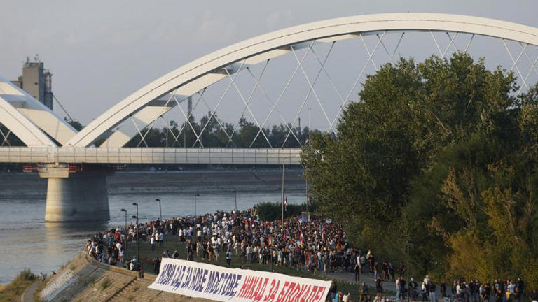 Fentanyl awareness walk encourages Winnipeggers to say 'no thanks, I'm ...