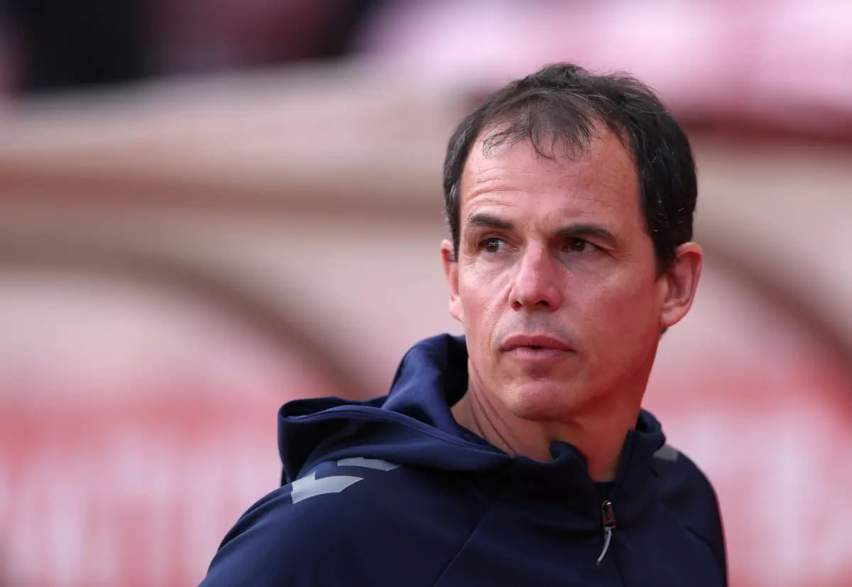 ‘Tall, strong, physical’ – Leeds United threat identified by Regis Le Bris