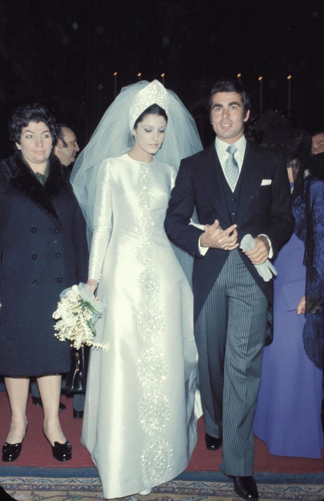 De Cayetana de Alba a Carmen Ordoñez: los vestidos de novia de las ...