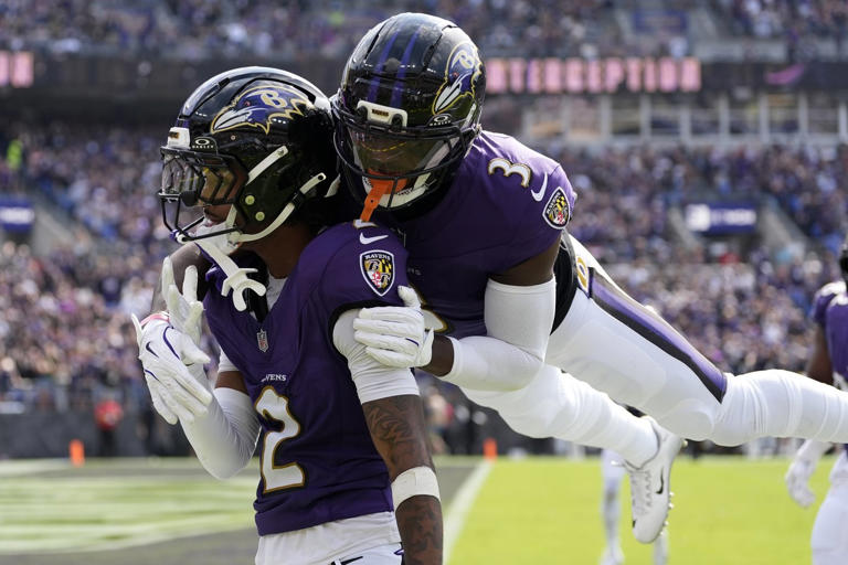 Jackson throws 4 TD passes, and the Ravens close strong in a 41-17 ...
