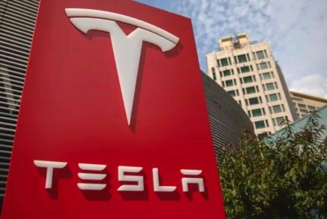 La letra pequeña al comprar un Tesla: su conectividad 'gratuita' caduca ...