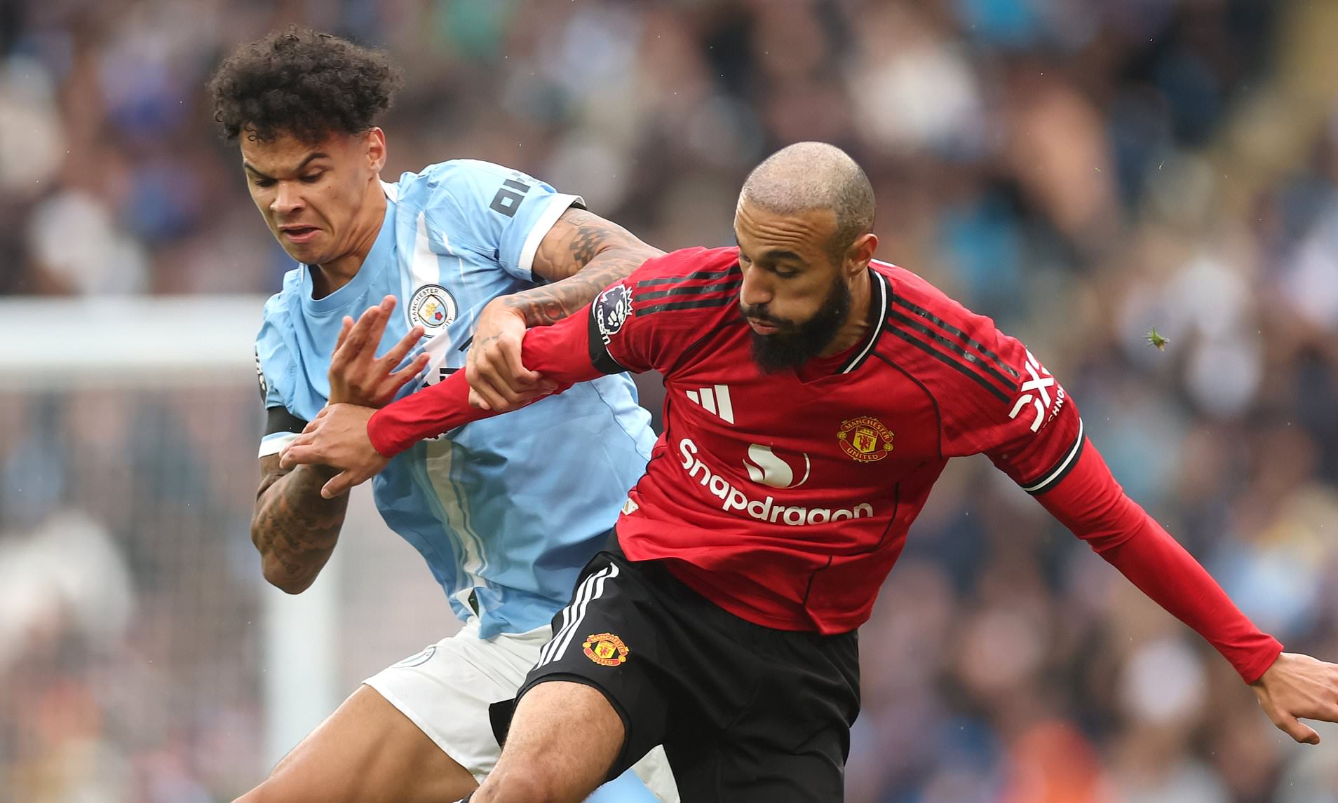 Football fans spot Man United star has had a HAIR TRANSPLANT as he ...