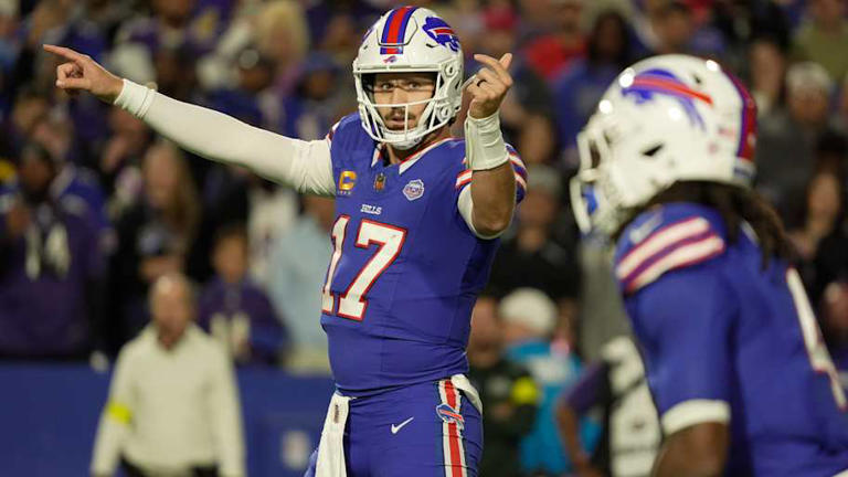 Legendary Cowboys QB turned broadcaster heaps praise on Bills Josh Allen