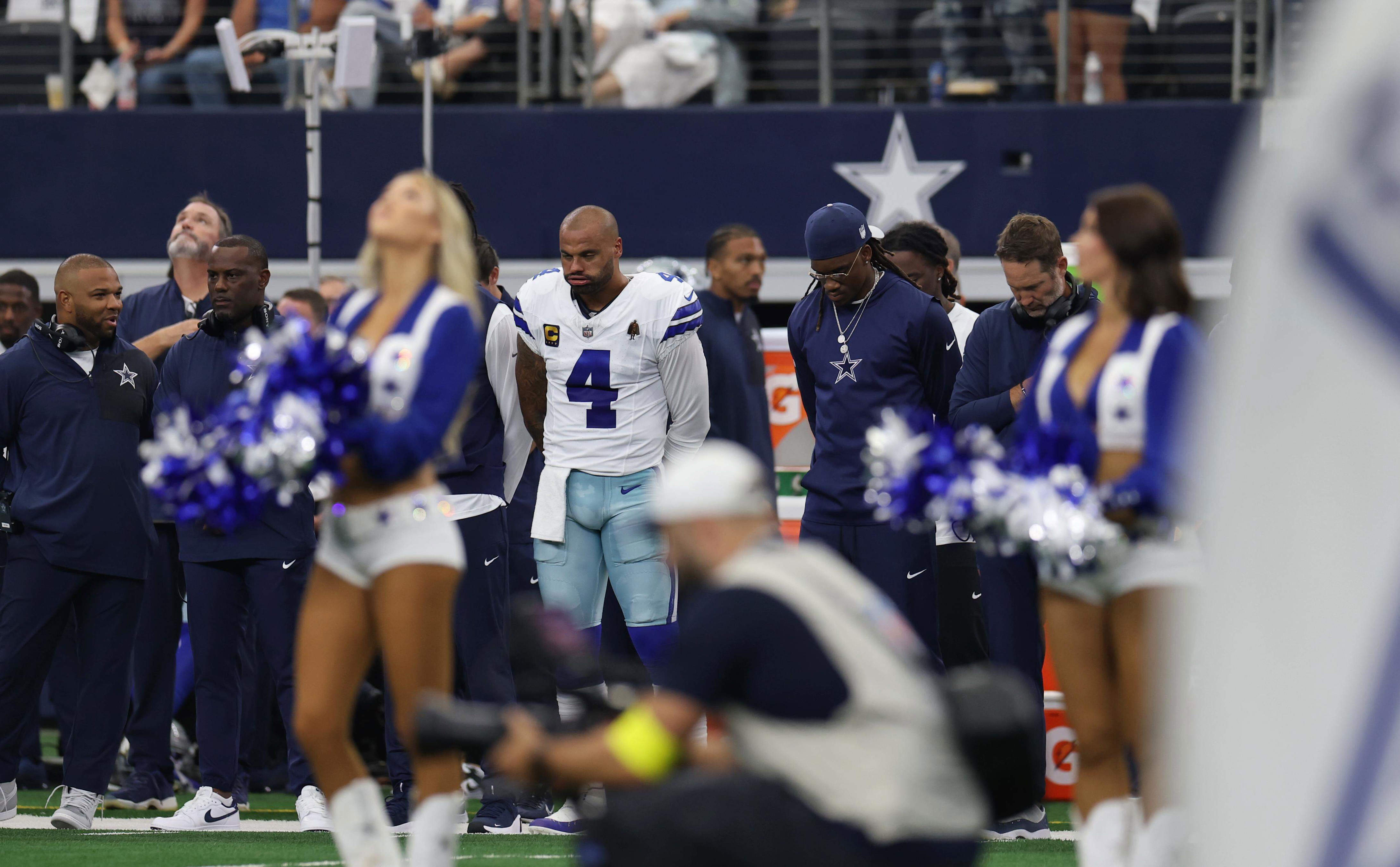 Dallas Cowboys hold moment of silence for conservative commentator ...