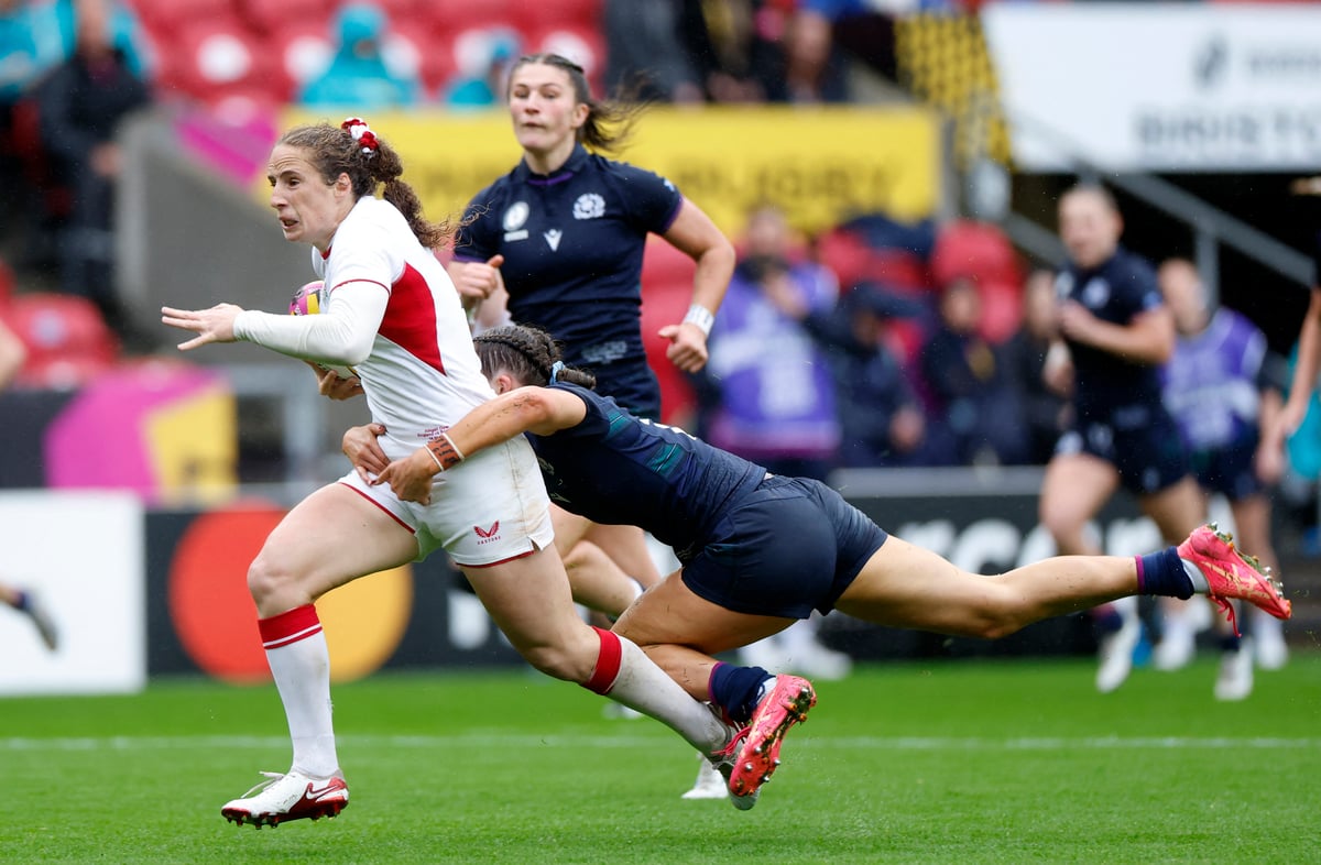 England 40-8 Scotland: Forwards shine as Red Roses cruise into semi-finals