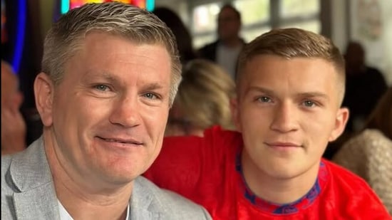 Who is Ricky Hatton's son Campbell and why did he retire from boxing at 24?