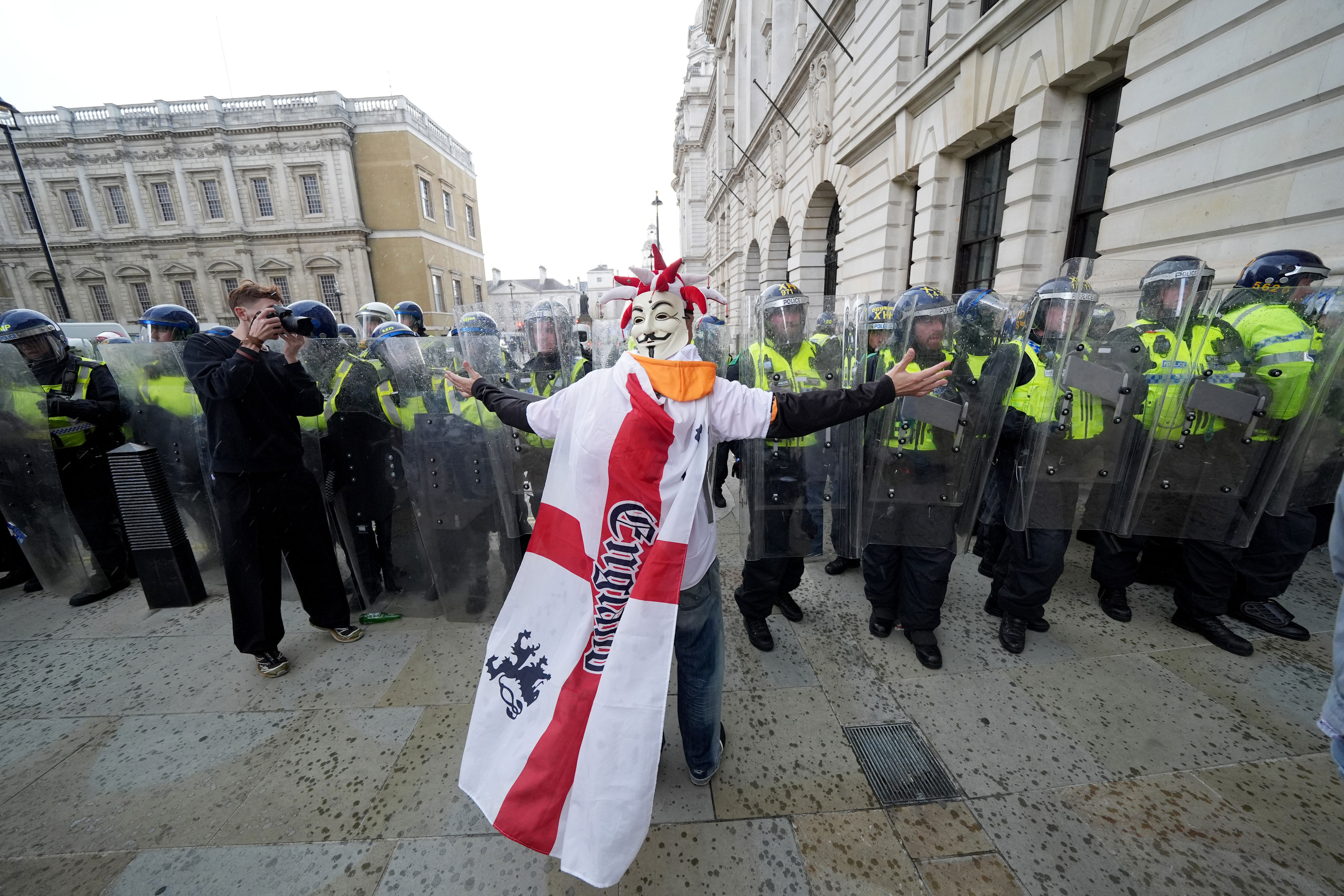 London protests latest: Starmer says rally sent ‘shiver’ through UK as ...