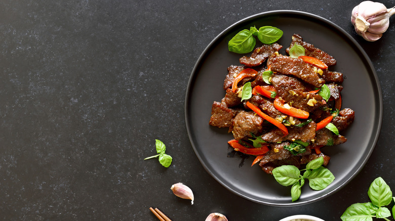 The Absolute Best Cuts Of Meat For Stir-Fry