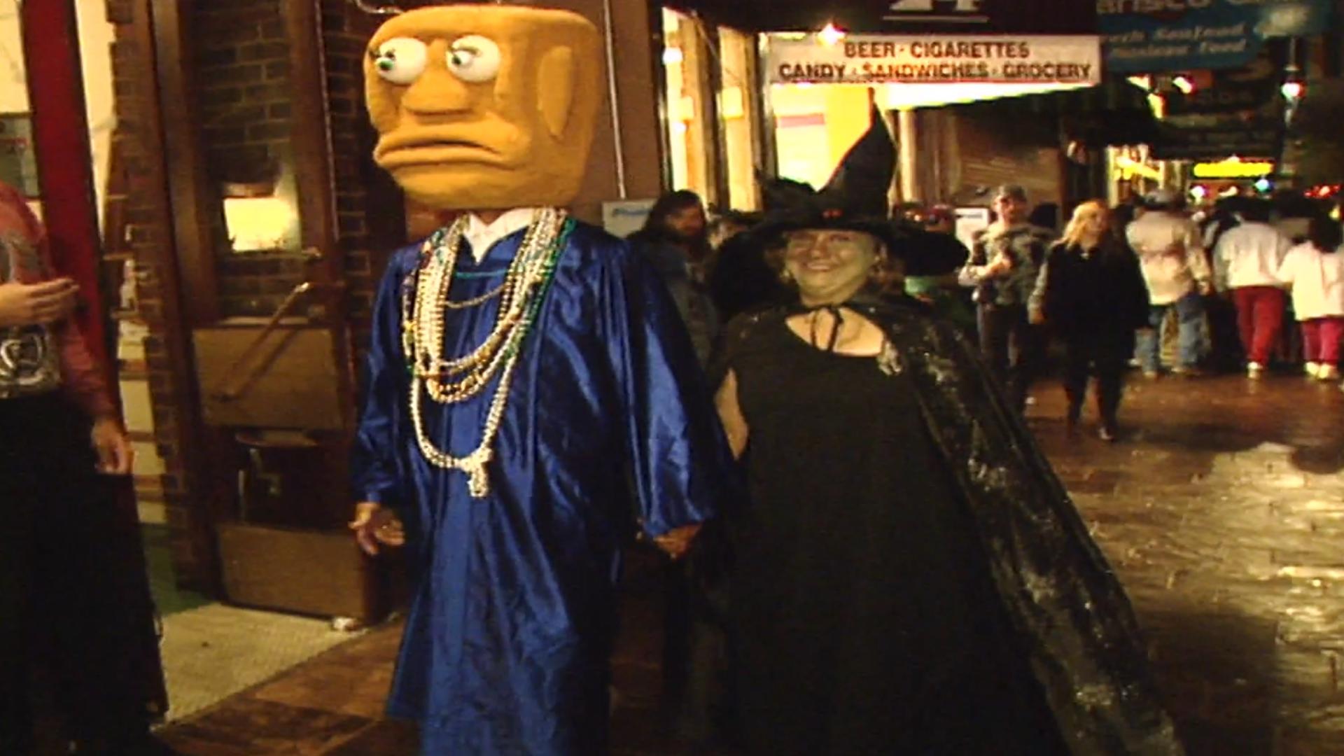 Halloween on 6th Street in Downtown Austin (1994, 1995) | KVUE Rewind